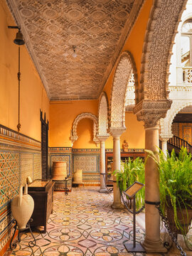 Plateresque Images – Browse 1,915 Stock Photos, Vectors, and Video ...