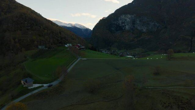 Flamberg Bilder – Durchsuchen 9,848 Archivfotos, Vektorgrafiken und Videos | Adobe Stock