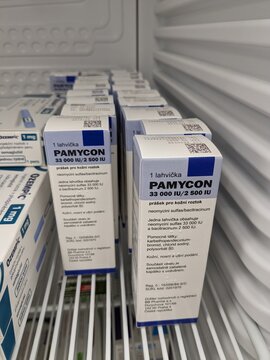 Bacitracin Bilder – Durchsuchen 186 Archivfotos, Vektorgrafiken und ...