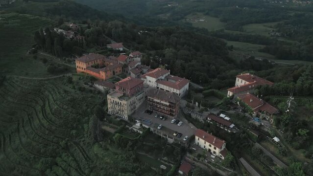 Montevecchia - Images et vidéos libres de droits | Adobe Stock