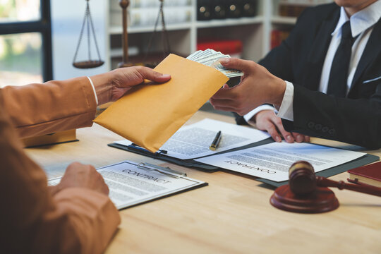 Bribe Billeder – Gennemse 168,512 stockfotos, vektorer og videoer ...