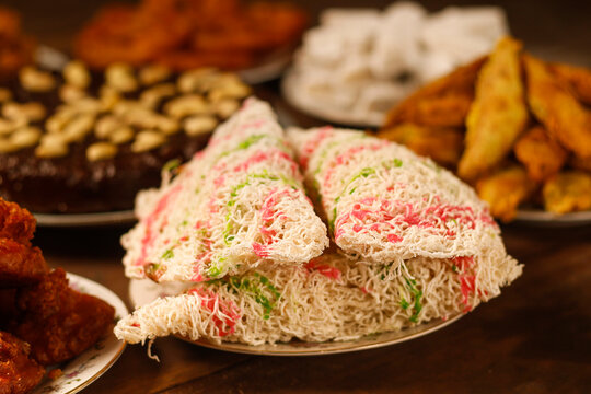 รูปภาพSinhala – เลือกดูภาพถ่ายสต็อก เวกเตอร์ และวิดีโอ3,575 | Adobe Stock