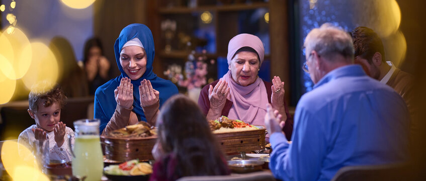 "Ramadan Celebration" Images – Browse 4,482 Stock Photos, Vectors, and ...