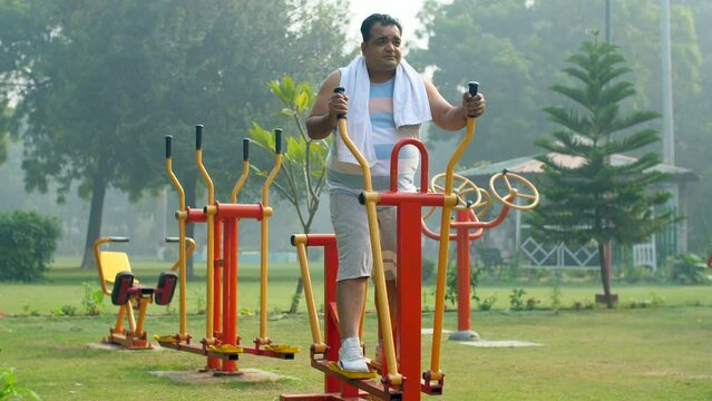 Unfitting Images – Browse 4,548 Stock Photos, Vectors, and Video ...