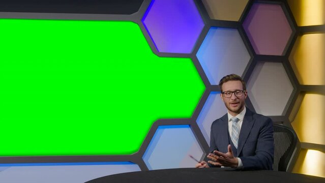 News Desk Green Screen Images – Browse 1,487 Stock Photos, Vectors, and ...