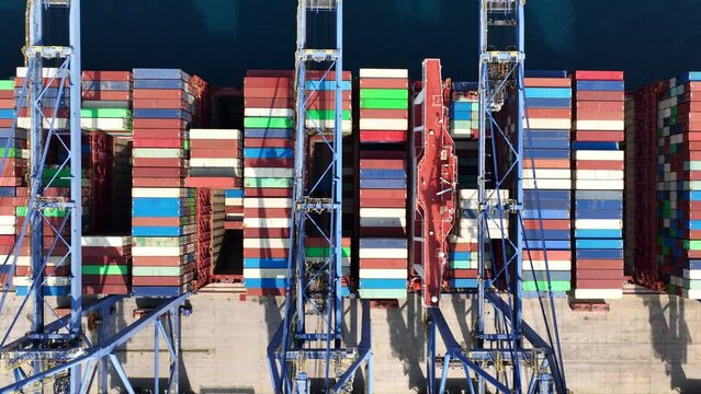 Offloading Imagens – Procure 245,395 fotos, vetores e vídeos | Adobe Stock