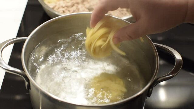 รูปภาพFettuce – เลือกดูภาพถ่ายสต็อก เวกเตอร์ และวิดีโอ73,512 | Adobe Stock