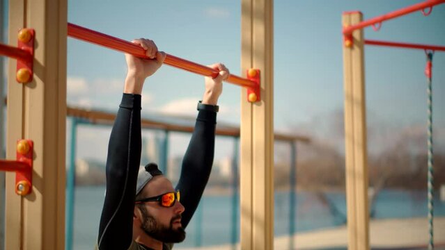 "Pull-Up Bar" Images – Browse 1,402 Stock Photos, Vectors, and Video ...