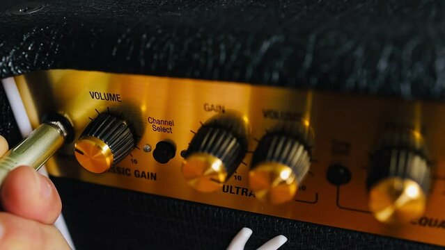 "Vacuum Tube Amplifier" Images – Browse 603 Stock Photos, Vectors, and ...