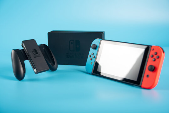 "Nintendo Switch" Images – Browse 1,412 Stock Photos, Vectors, and ...