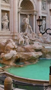 "Fontana - Images et vidéos libres de droits | Adobe Stock