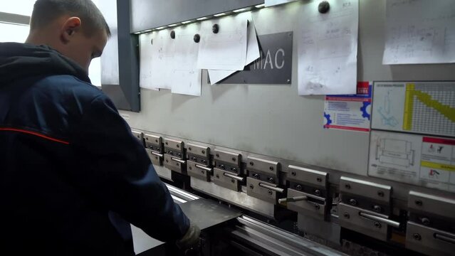 Worker Bending Images – Browse 11,572 Stock Photos, Vectors, and Video ...