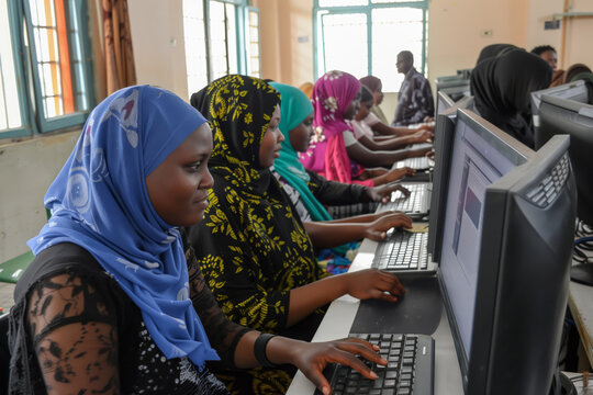 "Computer Training" Images – Browse 4,882 Stock Photos, Vectors, and ...