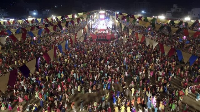 "Garba Dance" Images – Browse 957 Stock Photos, Vectors, and Video ...