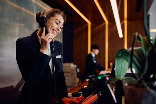 Hotel Front Desk Staff Images – Browse 17,058 Stock Photos, Vectors ...