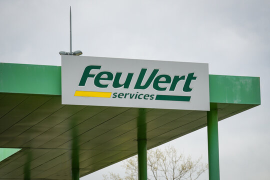 "Feu Vert" Images – Browse 258 Stock Photos, Vectors, and Video | Adobe ...