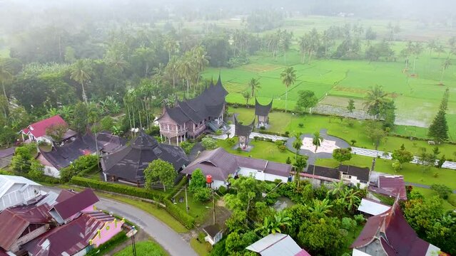 Minangkabau - Images et vidéos libres de droits | Adobe Stock