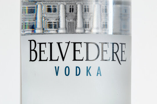 "Vodka Bottle"-Bilder: Stock-Fotos & -Videos. | Adobe Stock