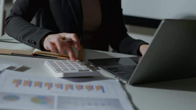 Professional Accounting Images – Browse 369,406 Stock Photos, Vectors ...