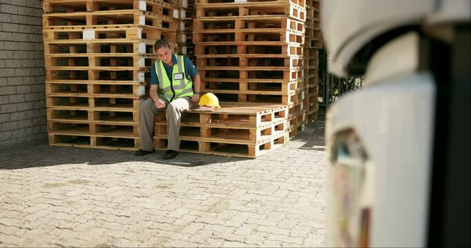 Broken Pallets Images – Browse 2,183 Stock Photos, Vectors, and Video ...