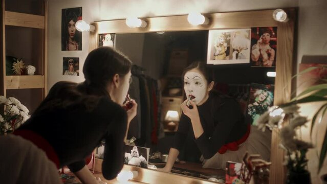 Mime Face Images – Browse 34,755 Stock Photos, Vectors, and Video ...