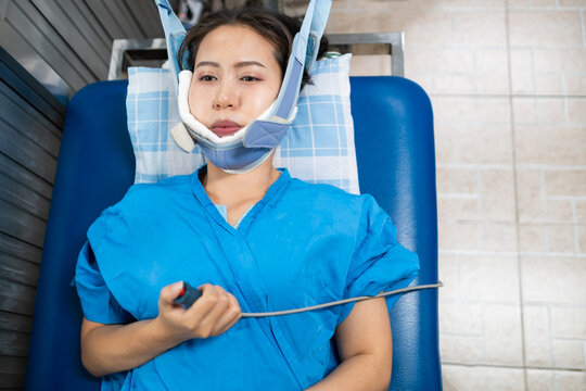 Traction Therapy Images – Browse 826 Stock Photos, Vectors, and Video ...