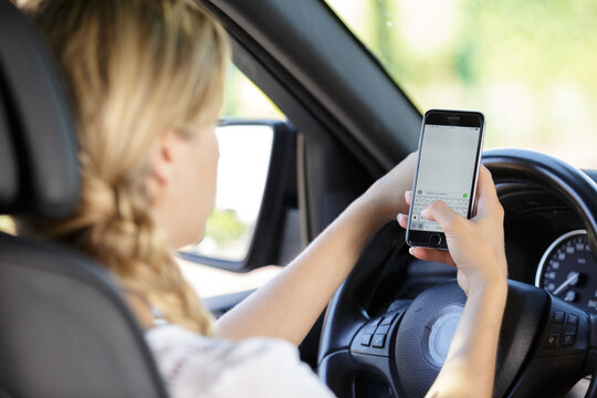 "Texting While Driving" Images – Browse 1,139 Stock Photos, Vectors ...