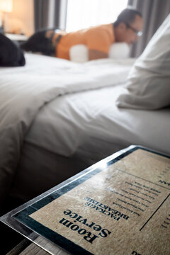 "Room Service" Bilder – Durchsuchen 15,574 Archivfotos, Vektorgrafiken ...