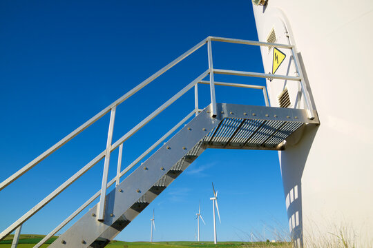 Turbinel - Images et vidéos libres de droits | Adobe Stock