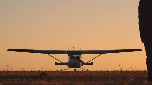 รูปภาพCessna – เลือกดูภาพถ่ายสต็อก เวกเตอร์ และวิดีโอ5,550 | Adobe Stock