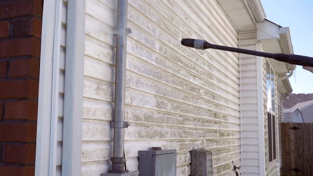 Dirty House Exterior Images – Browse 125,852 Stock Photos, Vectors, and ...