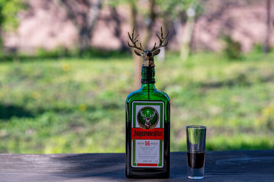 รูปภาพJagermeister – เลือกดูภาพถ่ายสต็อก เวกเตอร์ และวิดีโอ3,459 ...