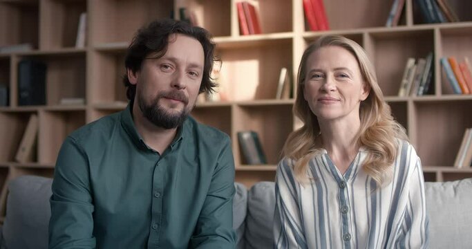 "Pound Hug" bilder – Bläddra bland 24,542 stockfoton, vektorer och ...