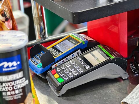 "Credit Card Machine" Images – Browse 1,638 Stock Photos, Vectors, and ...