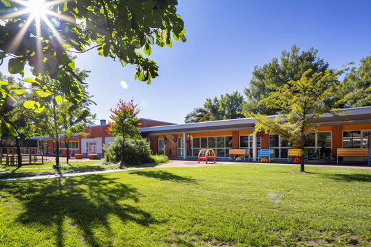 "Preschool Building" Images – Browse 2,765 Stock Photos, Vectors, and ...