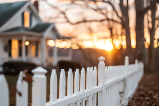 "Picket Sign"-Bilder: Stock-Fotos & -Videos. | Adobe Stock