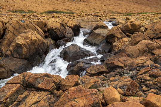 "Boulder Field" Images – Browse 3,872 Stock Photos, Vectors, and Video ...