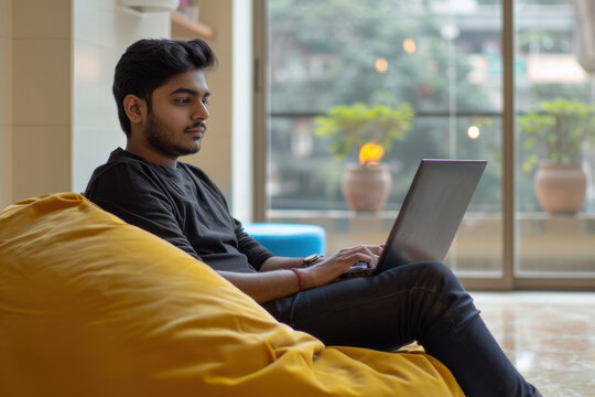 Indian Male Laptop Images – Browse 29,147 Stock Photos, Vectors, and ...