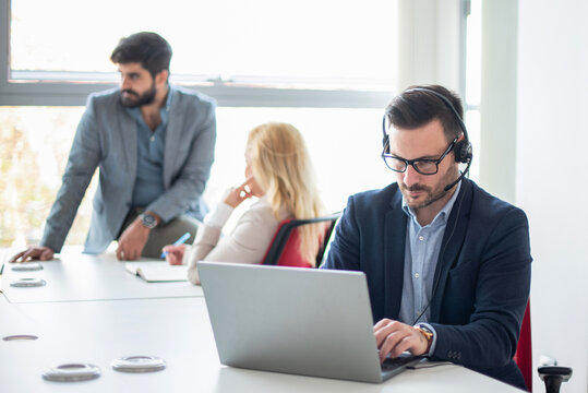 "People In The Background" Images – Browse 17,941 Stock Photos, Vectors ...