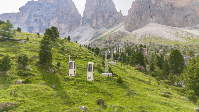 รูปภาพTelecabin – เลือกดูภาพถ่ายสต็อก เวกเตอร์ และวิดีโอ298 | Adobe Stock