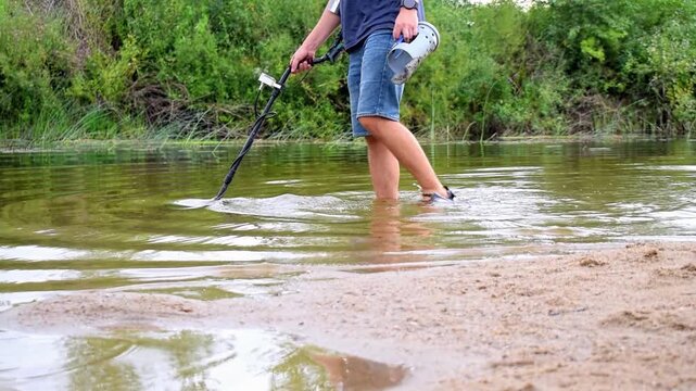 "Metal Detecting" - Images et vidéos libres de droits | Adobe Stock