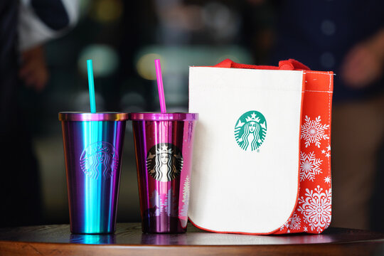 Starbucks Design Mockup Images – Browse 85 Stock Photos, Vectors, and ...