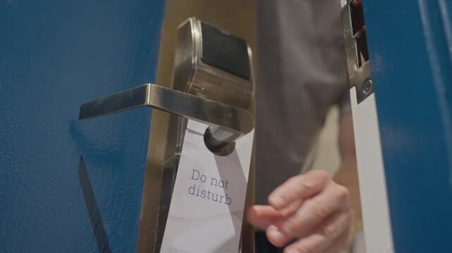 "Do Not Disturb"-Bilder: Stock-Fotos & -Videos. | Adobe Stock