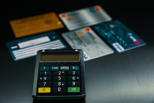 "Electronic Payments" Images – Browse 1,345 Stock Photos, Vectors, and ...