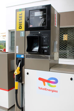 Station-Essence Images – Browse 13 Stock Photos, Vectors, and Video ...