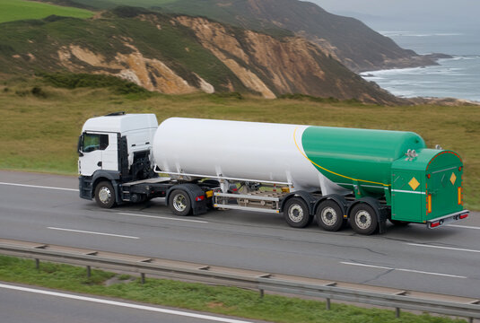 "Road Tanker" Images – Browse 24,136 Stock Photos, Vectors, and Video ...