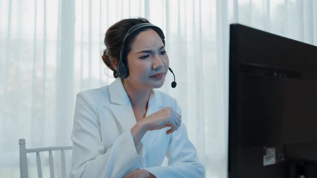 Frustrated Customer Service Images – Browse 9,337 Stock Photos, Vectors ...