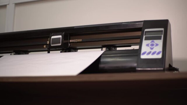 "Cutting Plotter" Images – Browse 339 Stock Photos, Vectors, and Video ...
