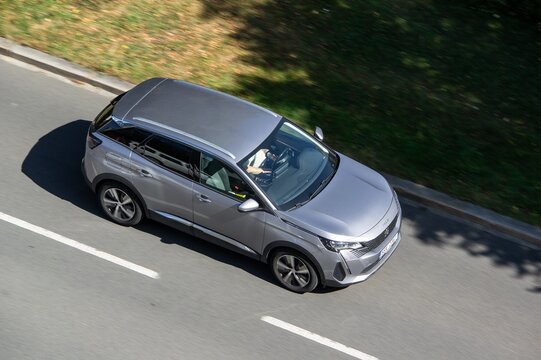 「Cuv」の写真素材 | 52,451件の無料イラスト画像 | Adobe Stock