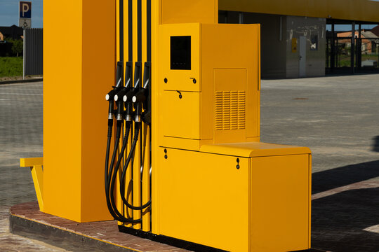 "Service Station" Images – Browse 27,055 Stock Photos, Vectors, and ...